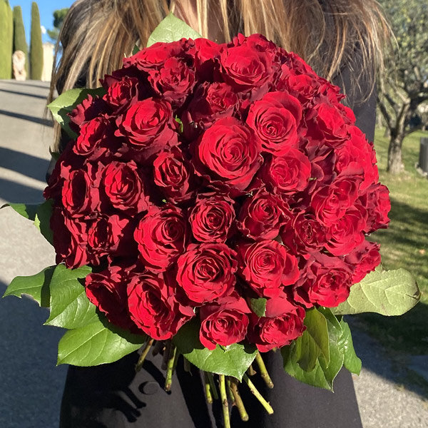 Bouquet de 50 Roses Rouges - Livraison en Express | Florajet