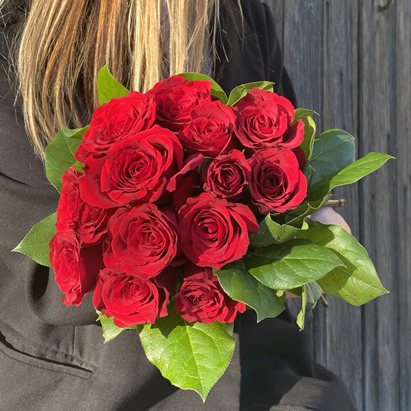 Bouquet de 15 Roses Rouges - Livraison en Express | Florajet